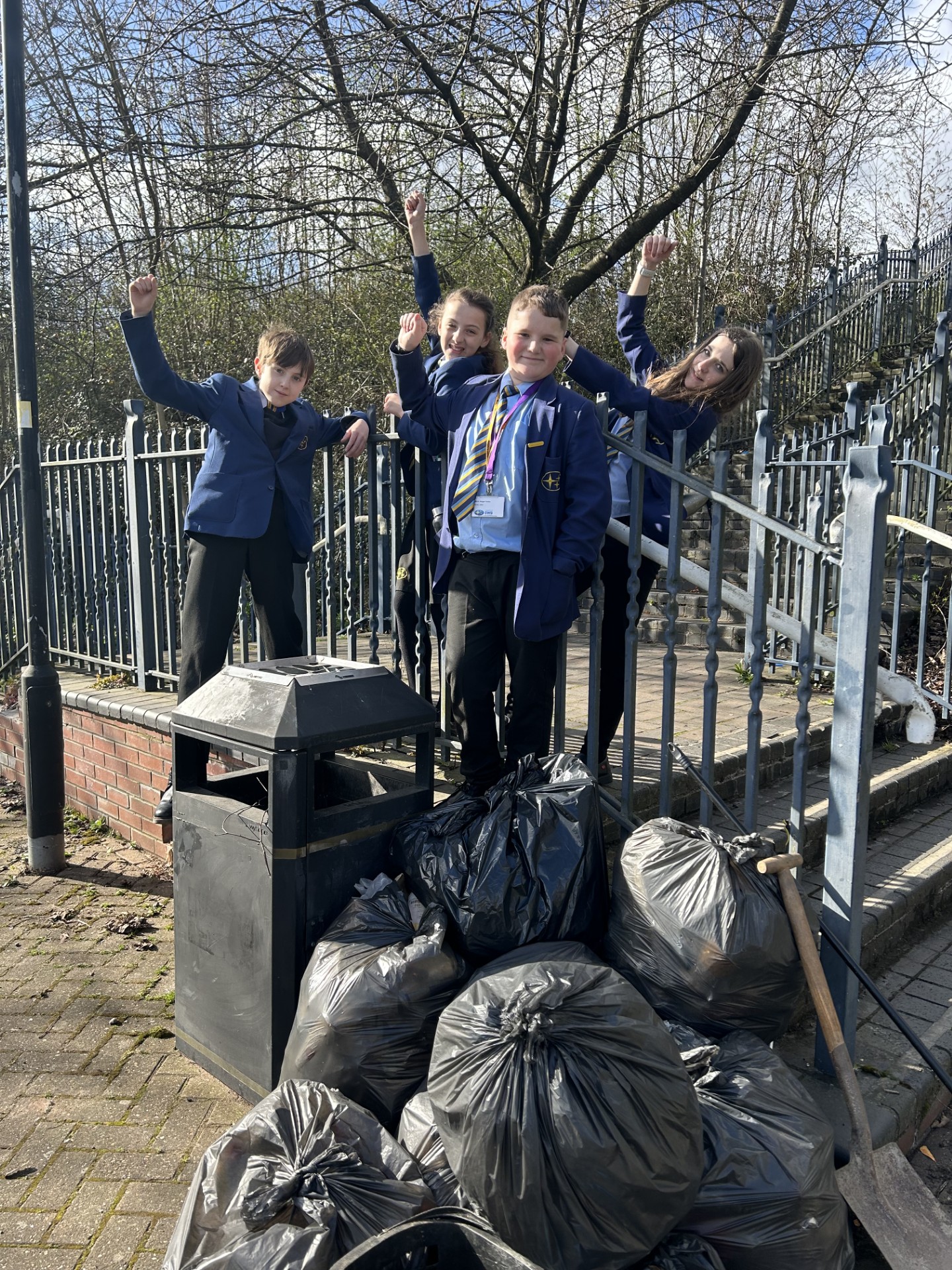 Ormiston SWB Academy - Eco Ambassadors clean up Bilston!
